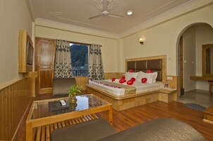 Quarto Superior, vista para a colina | Refeições no quarto