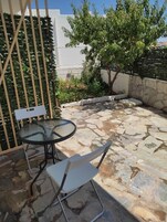 Quarto Económico, 1 cama queen-size, vista para o pátio | Vista do quarto