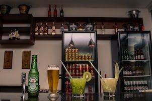 2 bares/lounges 