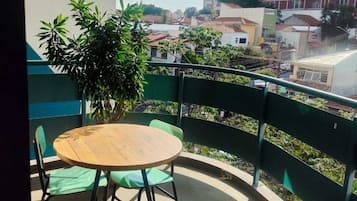 Quarto Duplo Superior, pátio | Vista da varanda