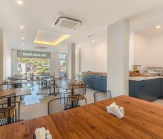 Pequeno-almoço tipo buffet diário incluído 