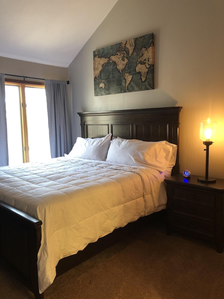 Clean & Cozy Newly Furnished Lodge! ☃️/Spa/river/.4mi.toski - Hope, NJ