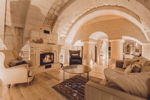 Spa Cave Suite | Área de estar | TV LCD