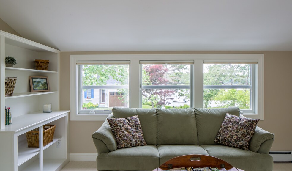 Charming 3-bedroom Coastal Retreat With Partial Paddy Creek Views - Colony Beach, ME