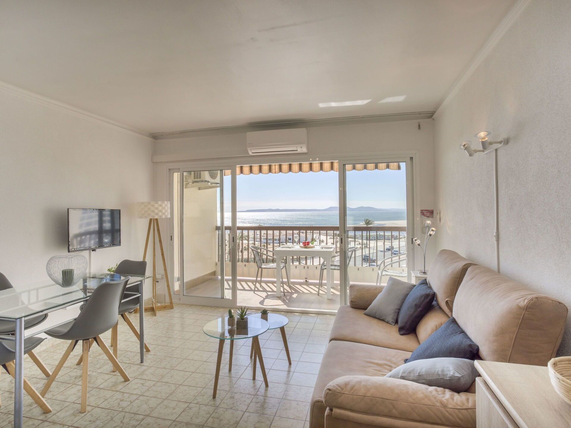 Hermoso Apartamento Para 3 Personas Con A/c, Wifi, Tv, Patio Y Mascotas Permitida - Sant Pere Pescador