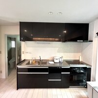 Chalé Comfort, 2 quartos | Cozinha privada | Um frigorífico, um micro-ondas, um forno, uma placa de cozinha 