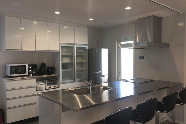 Apartamento, 5 quartos | Cozinha privada | Geladeira, micro-ondas, cooktop, chaleira elétrica