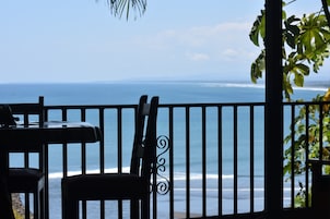 Villa Panorâmica, 2 quartos, em frente ao mar | Varanda