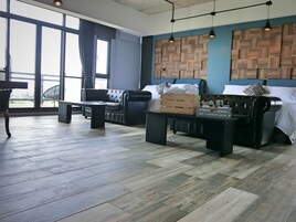 Secretária, cortinas/cortinados opacos, quartos insonorizados