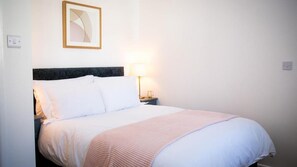 2 quartos, Wi-fi, roupa de cama fornecida 