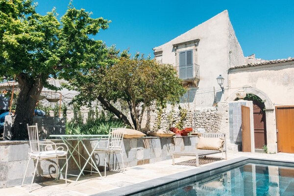 Dimora Di Catullo - Ospitalità Di Charme - Palazzolo Acreide