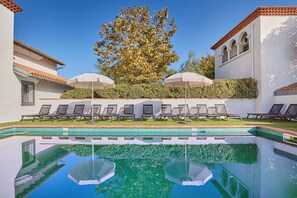 Piscina exterior sazonal 