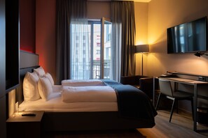 1 quarto, roupas de cama antialérgicas, frigobar, cofres nos quartos