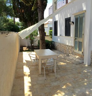 Apartamento, várias camas (Rosanna) | Terraço/pátio interior