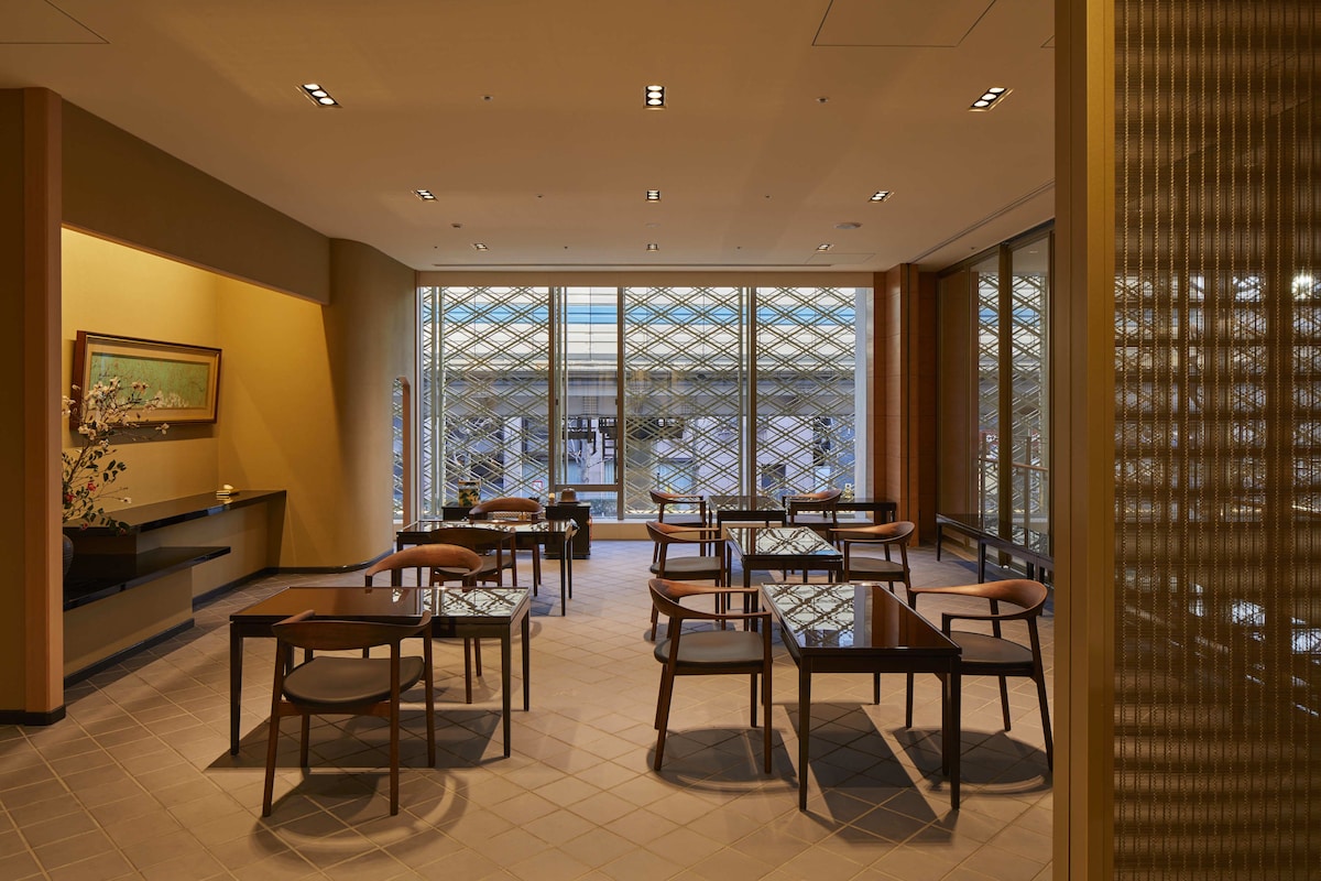 Tokyo's Best Rooftop Bars: A Guide for Romantic Dinners and Stunning ...