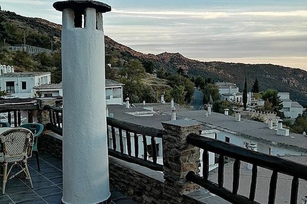 Quarto Triplo, terraço | Wi-fi grátis, roupa de cama fornecida