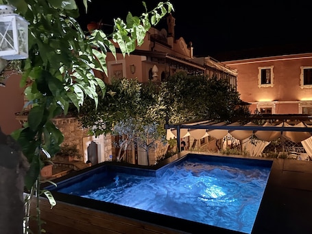 Banheira de hidromassagem exterior. Relais 147