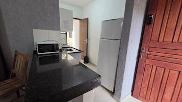 Apartamento básico, 1 quarto, para não fumantes, micro-ondas (4 pessoas) | Cozinha americana privada
