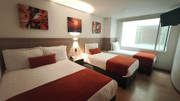 Quarto Quádruplo, várias camas | Roupa de alta qualidade, Wi-fi grátis, roupa de cama fornecida