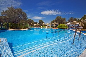 Piscina interior, piscina exterior 