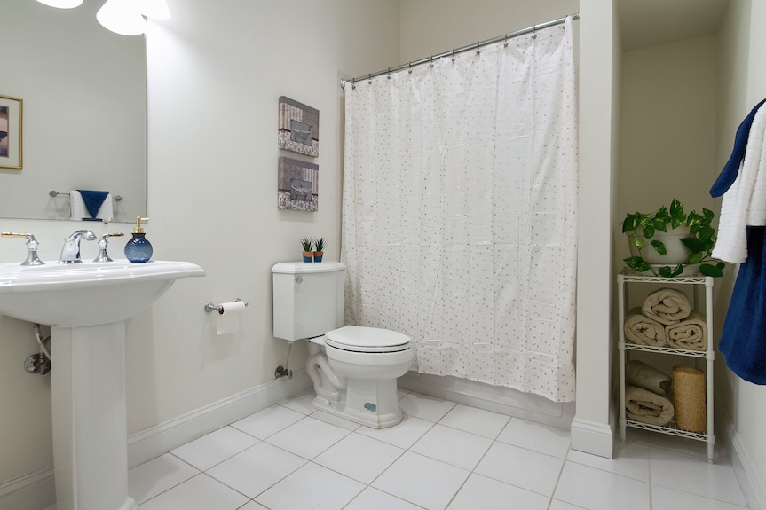 New! Ft Marcy 2 Br 1 Lv/drm 1 Ba On Pimmit Run, Hike/ Kayak To The Potomac River - Bethesda, MD