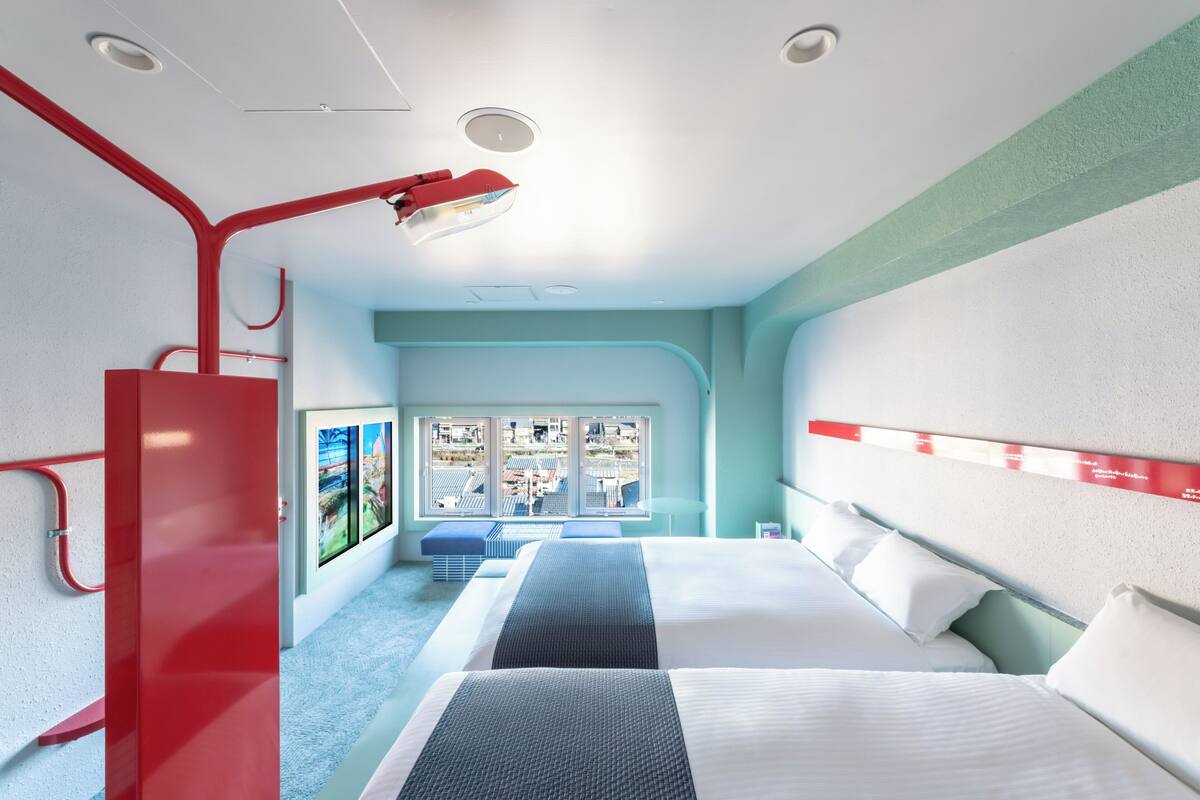 Quarto duplo standard, 2 camas de casal | Roupas de cama premium, edredons de pluma, camas com colchões pillow-top