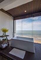 Suite Familiar | Casa de banho | Artigos de higiene pessoal grátis, um secador de cabelo, chinelos 