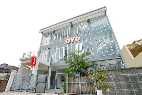 Oyo 661 Galaxy Homestay - Surabaya