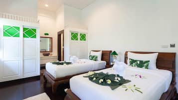 Suite, 2 camas individuais | Cofre no quarto, ferro/tábua de engomar, Wi-fi grátis