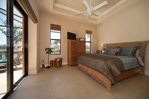 Casa | 4 quartos, ferros/tábuas de passar roupa, berços, berço de viagem