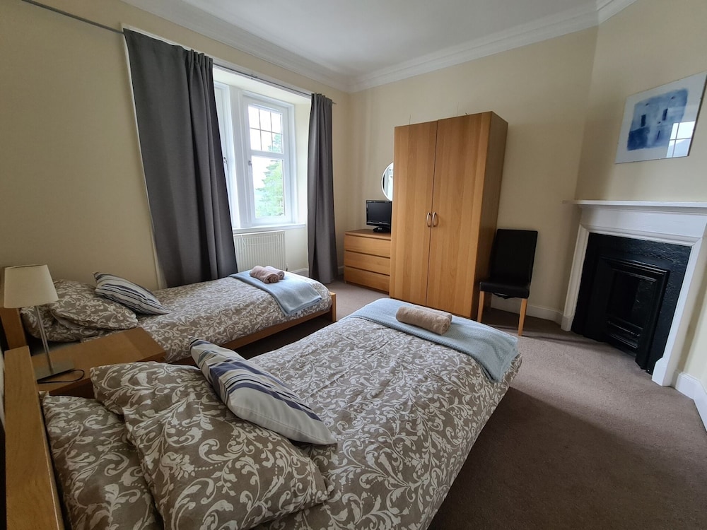 Gorgeous Lakeside Home In Stunning National Park - Aberfoyle