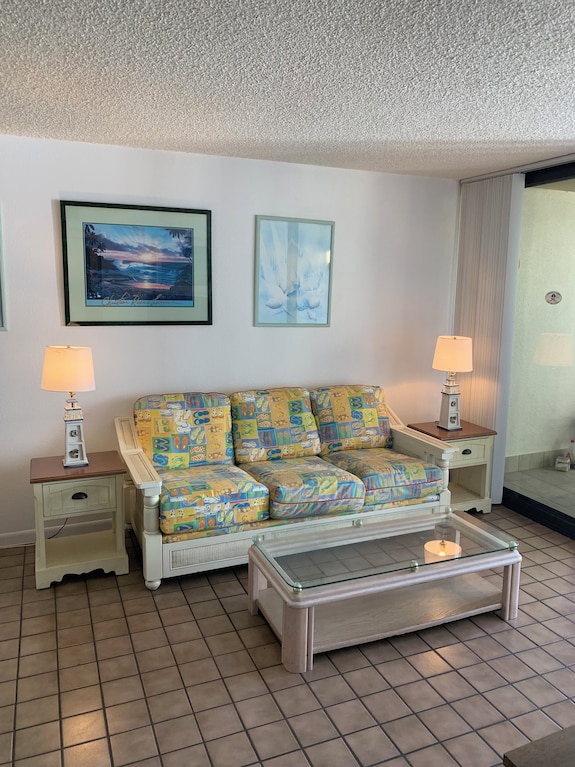 Moon Bay 2 Bed Condo Within B Building With Side Sea & Pool Views - John Pennekamp Coral Reef State Park, Key Largo