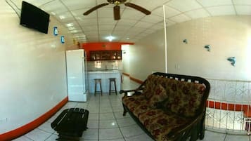 Televisor de ecrã plano de 24 polegadas com canais por cabo, televisor