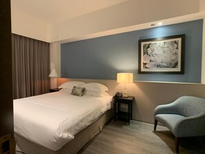 1 quarto, minibar grátis, cofre no quarto, cortinas/cortinados opacos 