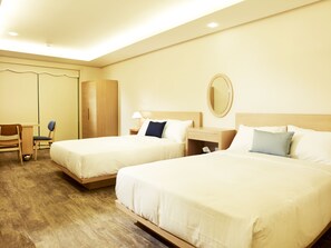 Quarto Twin Deluxe, vista para o oceano | Ferro/tábua de engomar, Wi-fi grátis