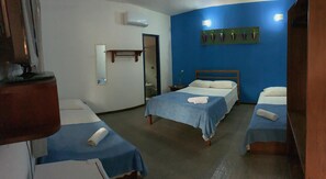 Minibar, ferro/tábua de engomar, camas desdobráveis, Wi-fi grátis 