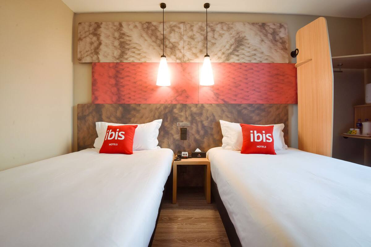 Quarto duplo superior | Escrivaninha, cortinas blackout, Wi-Fi de cortesia, roupa de cama
