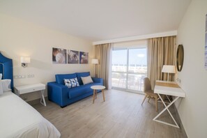 Roupas de cama premium, frigobar, cofres nos quartos, cortinas blackout