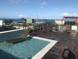 2 piscinas exteriores, espreguiçadeiras 