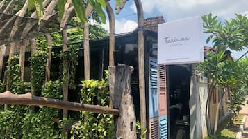 Pequenos-almoços, almoços e jantares servidos