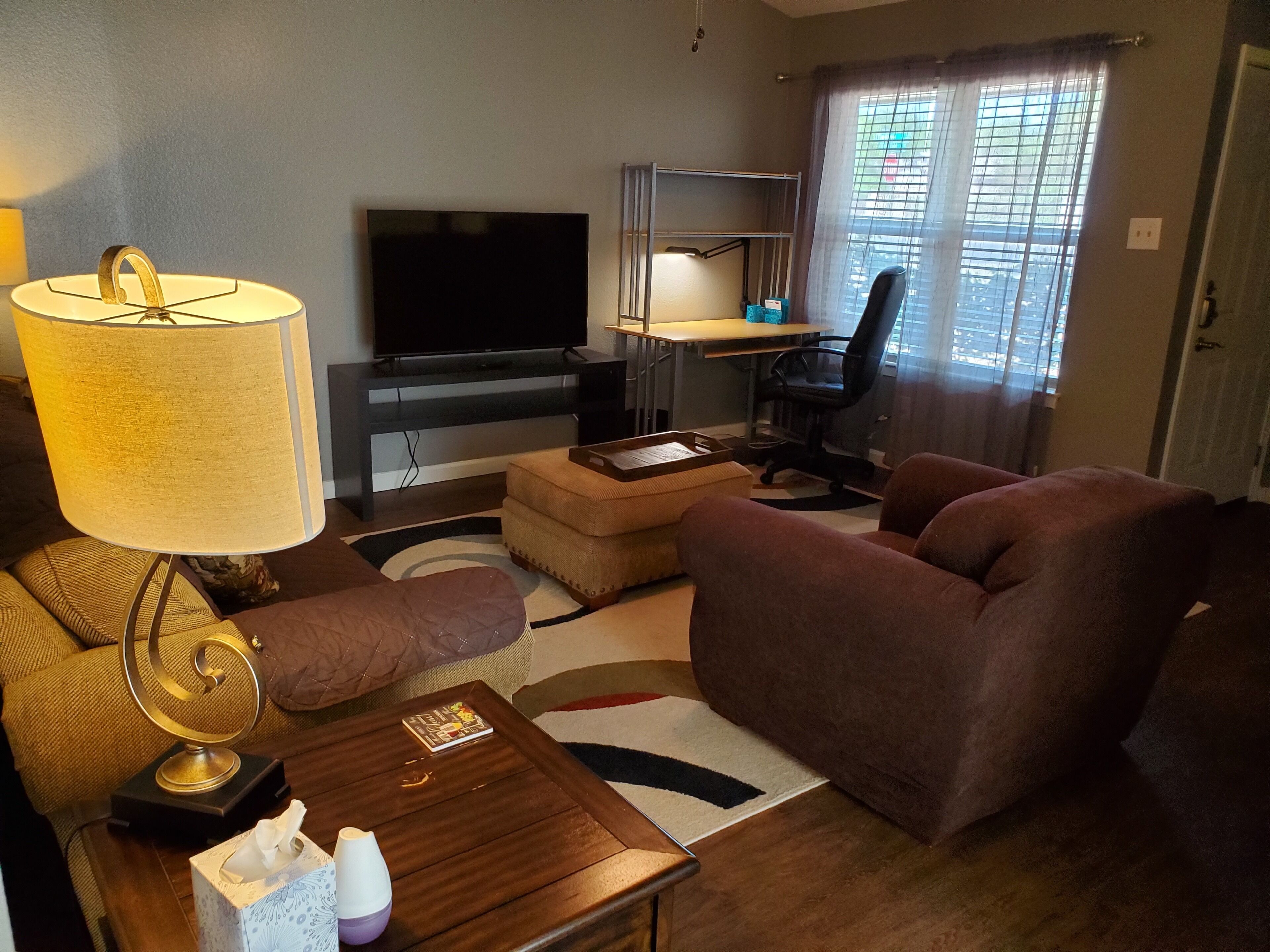 Relax In Walnut Creek Home 2 Bedroom 2 Bath Pet Stays For Free ! - Austin, TX