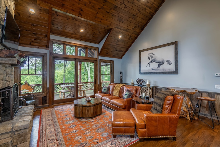 Prancing Horse At Eagles Nest - Hot Tub, Great View, Resort Amenities, Summer Concerts! - 비치 마운틴