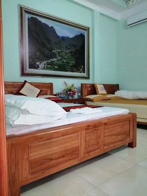 Quarto Quádruplo Comfort, 2 camas de casal | Roupa de alta qualidade, edredões de penas 
