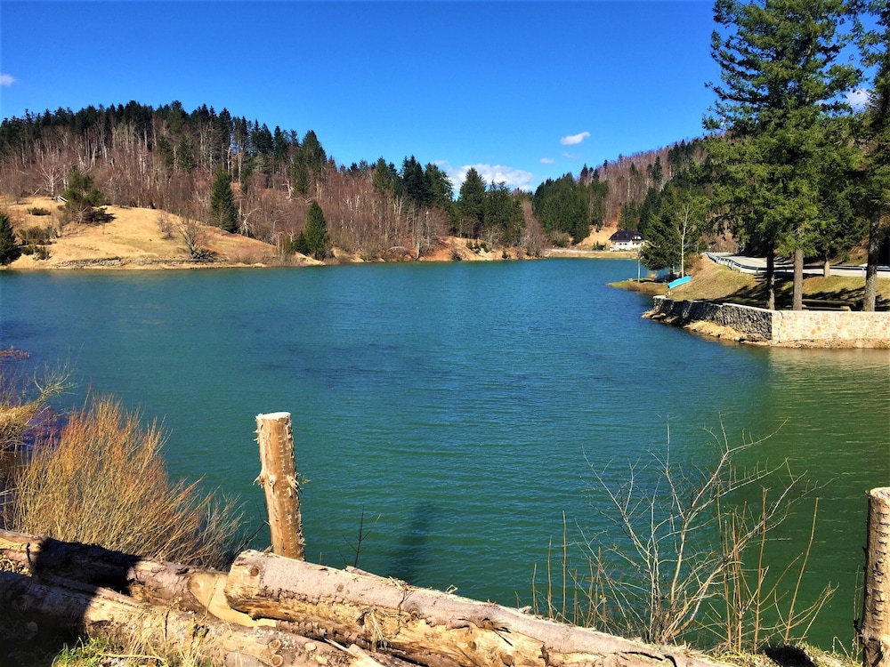Koliba Stare Mame In Mrzla Vodica (Perfect Escape) - Delnice