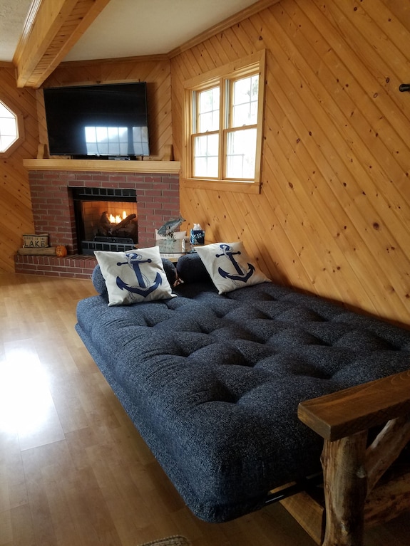 Egypt Lake Escape Is Located Near All The Fun On Beautiful Lake Of Egypt - Illinois