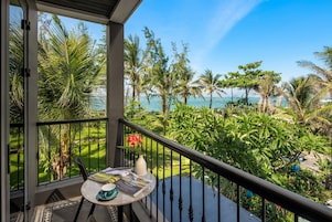Deluxe Double Seaview with Balcony | Roupa de alta qualidade, minibar, cofre no quarto, secretária 