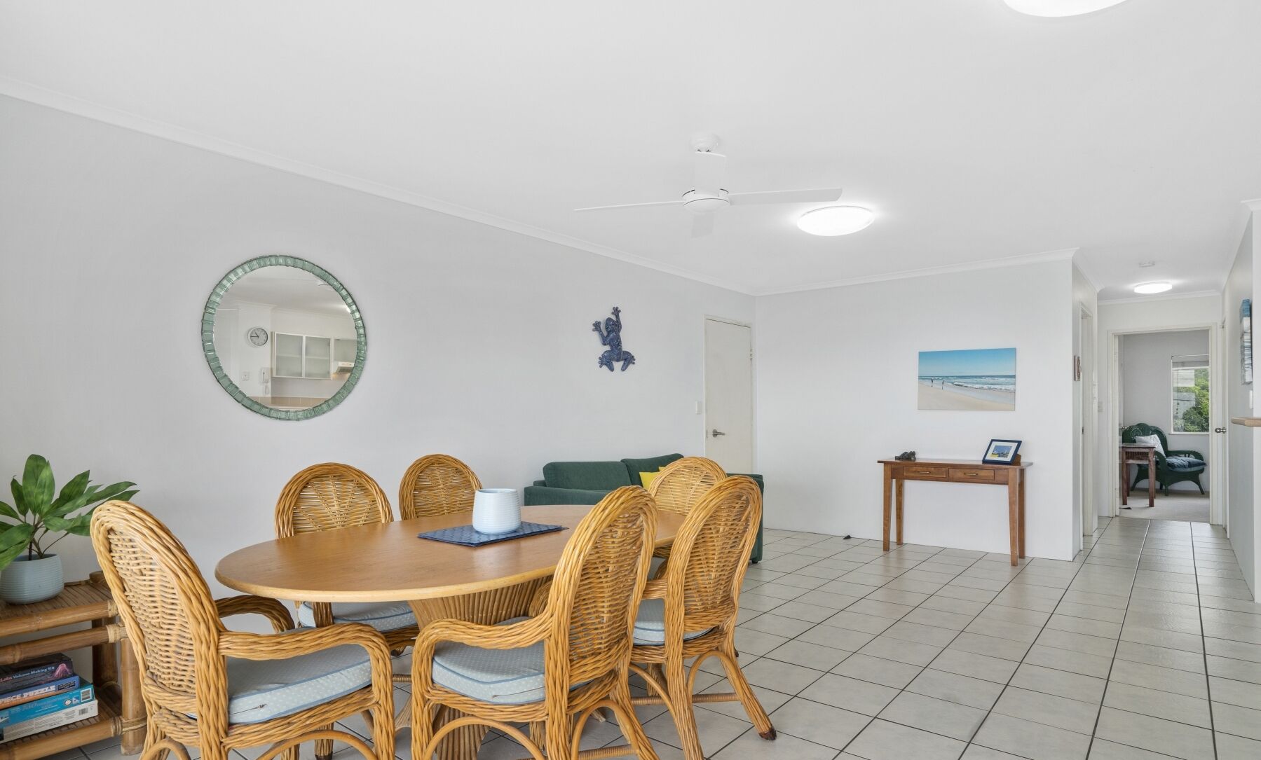Top Floor Beachfront Apartment - Brisbane