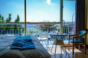 Quarto casal, vista para o mar (2nd Floor) | Escrivaninha, quartos à prova de som, Wi-Fi de cortesia