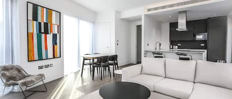 Apartamento, 2 quartos (Flat 4) | Área de estar | TV de tela plana