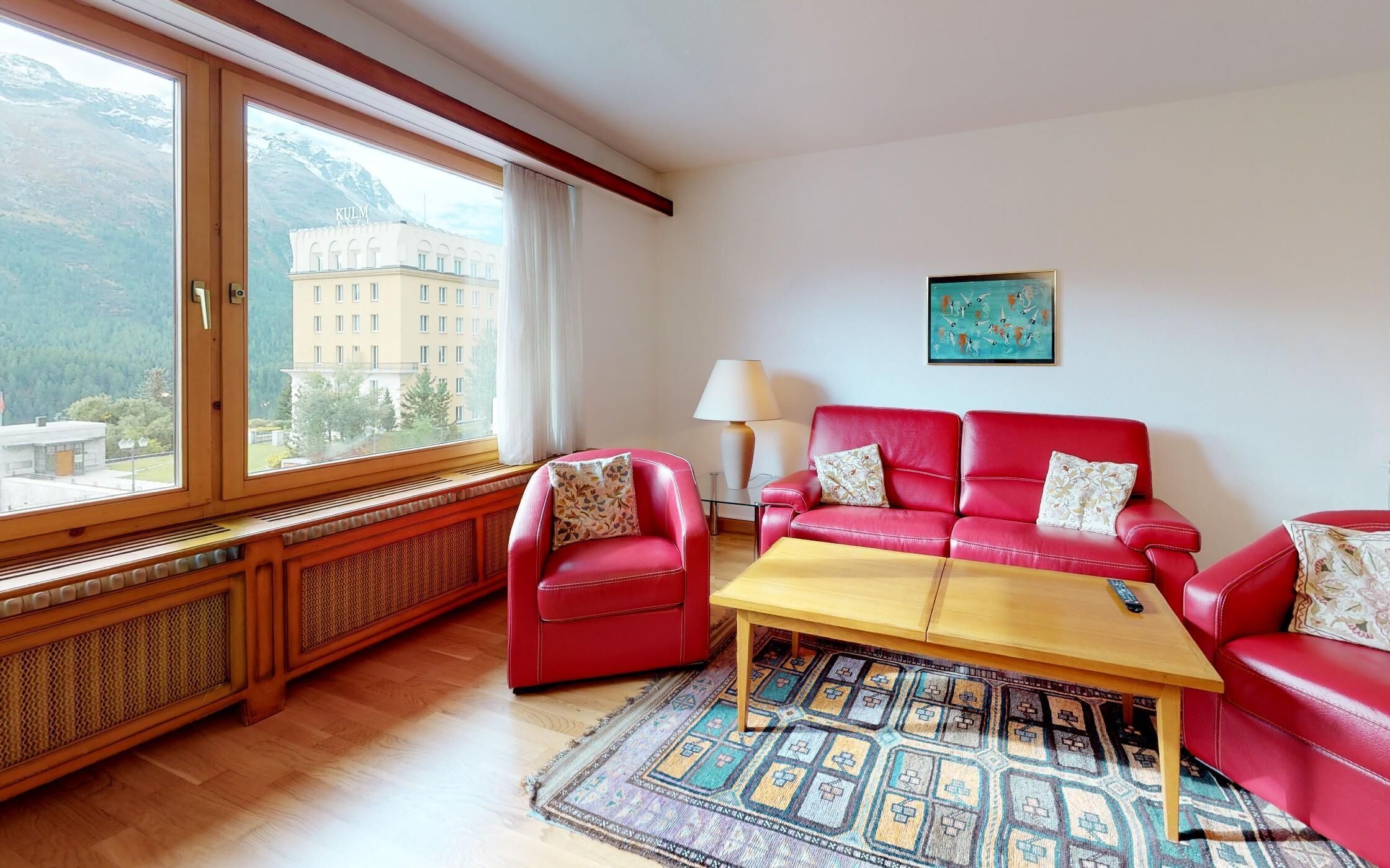 Zentral Gelegenes Mehrfamilienhaus, Zirka 10 Gehminuten Von St. - Sankt Moritz